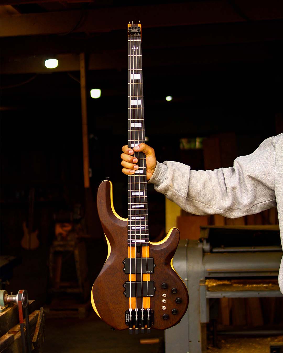 King Bass Headless 4 Cordas – Dacruz Lutheria